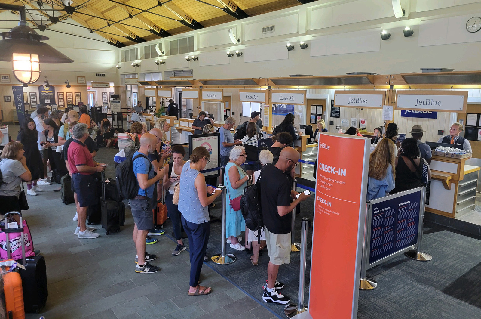 Vineyard Gazette | Martha's Vineyard Airport | Airport Traffic Soars to ...