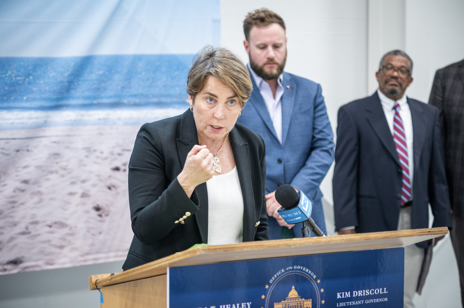 Vineyard Gazette | Steamship Authority | Governor Pushes Back on Right ...