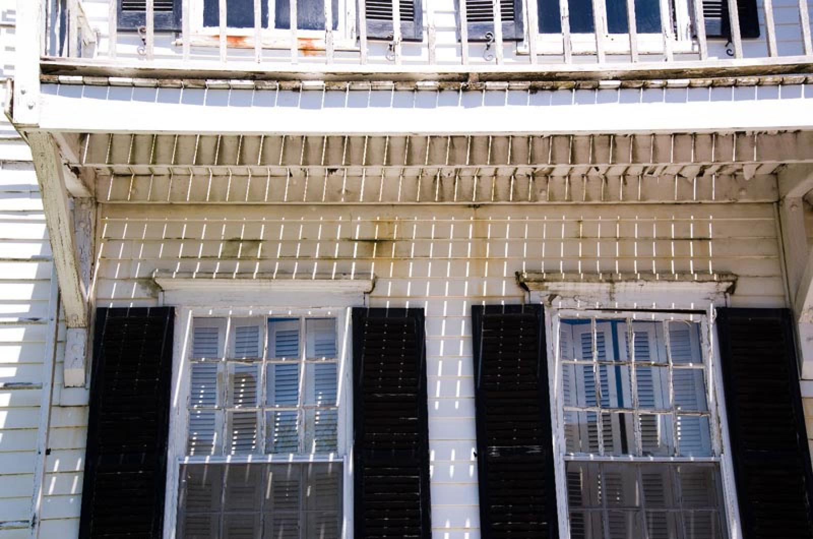 Vineyard Gazette | Warren House | Edgartown Businesswoman Bids $1.25 ...