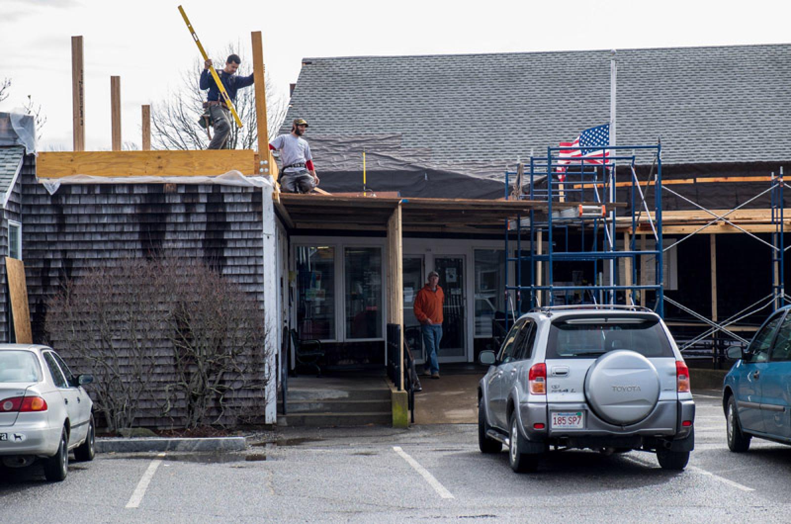 Vineyard Gazette | | Water Leak Causes Brief Closure at Edgartown Post ...