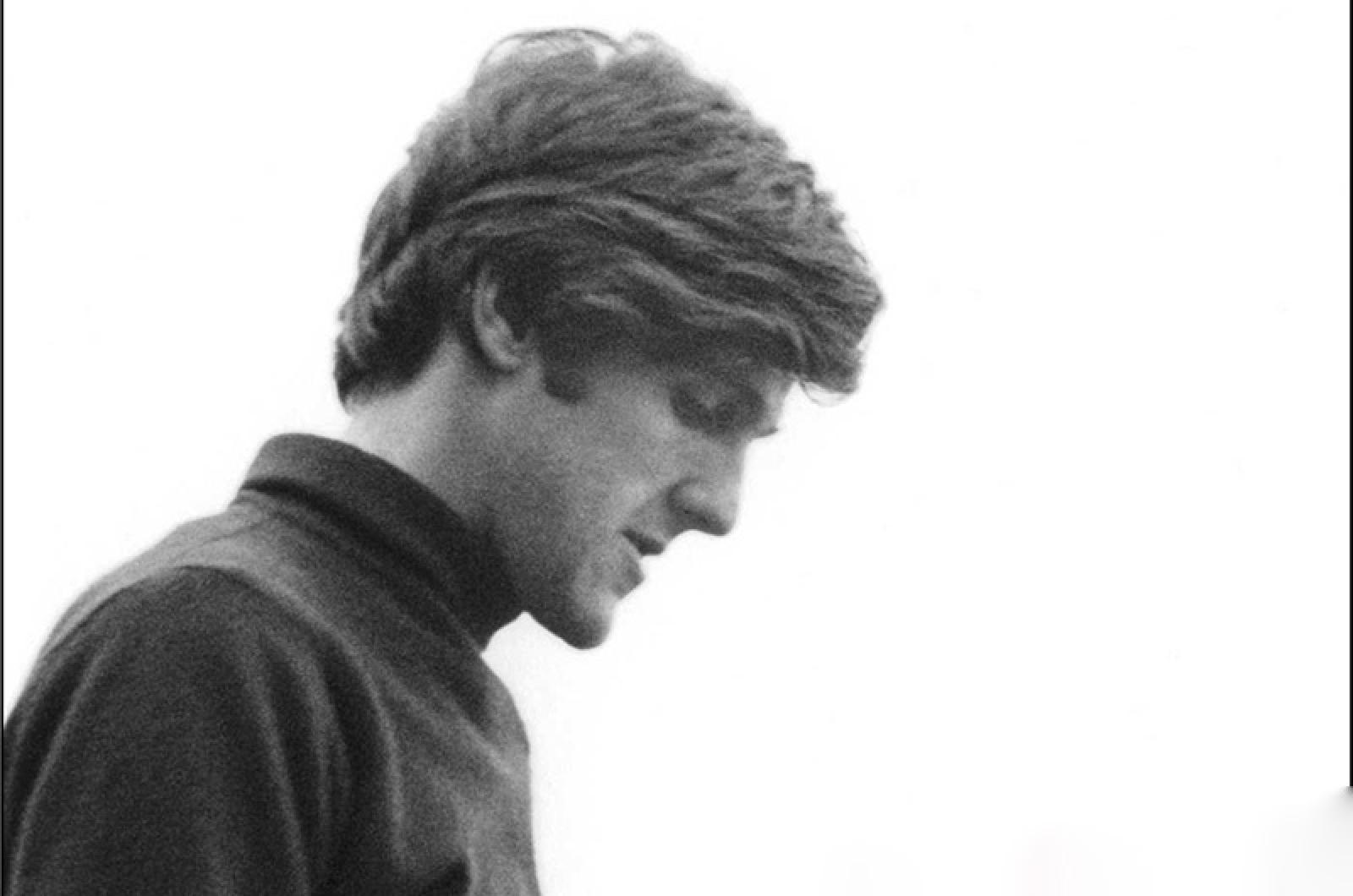 Vineyard Gazette | | Vineyard Bookshelf: Every Day Is Extra