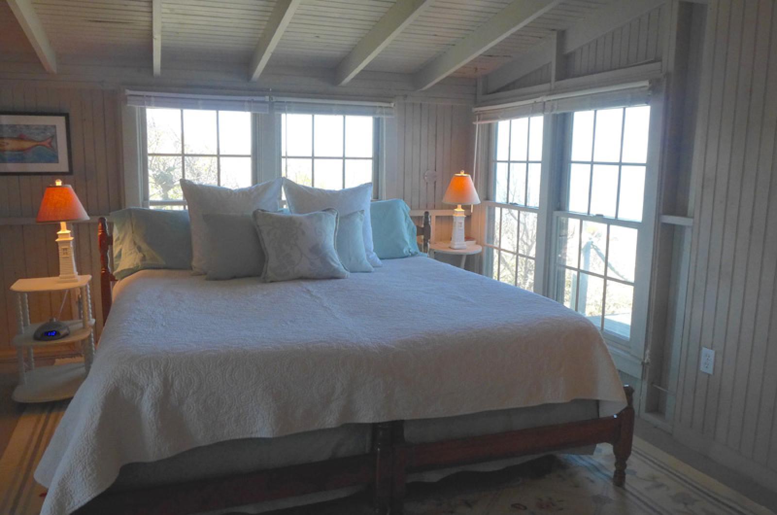 Vineyard Gazette | | Irresistible 3-Season Beach Home